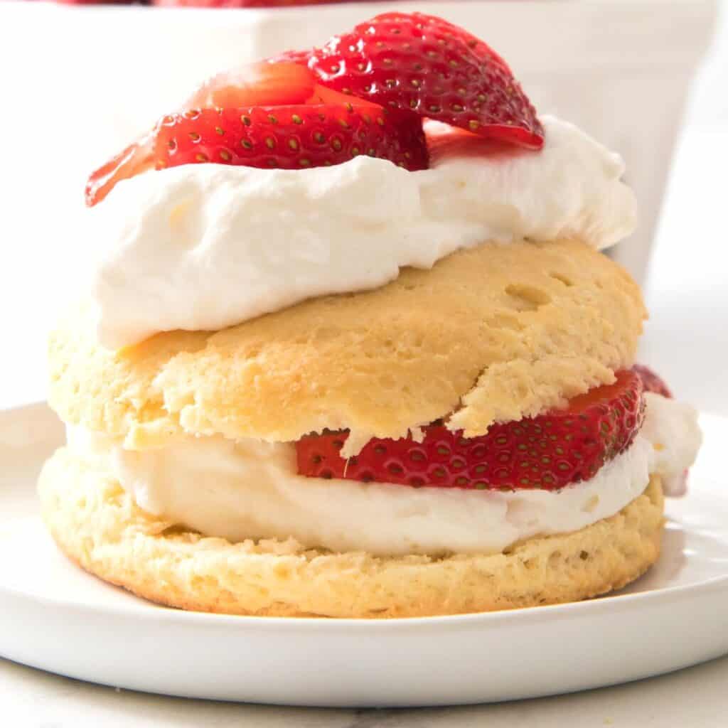 EASY Sugar Free Strawberry Shortcake - THE SUGAR FREE DIVA