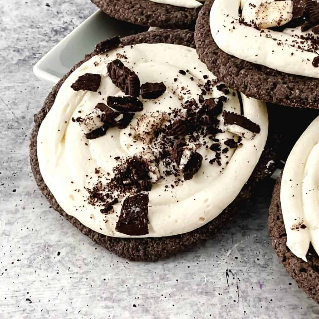 Sugar Free Copycat Oreo Crumbl Cookies - THE SUGAR FREE DIVA